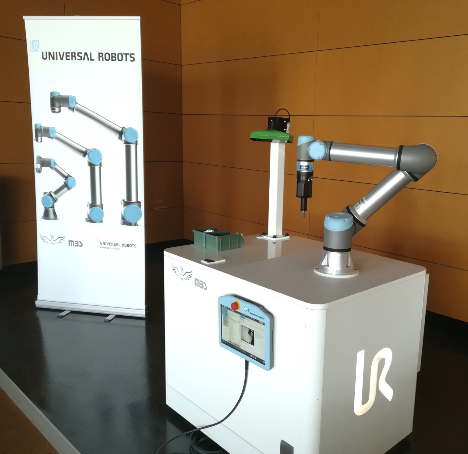 HMI MBS UNIVERSAL ROBOTS PICK IT ROBOTIQ COBOT | HMI-MBS